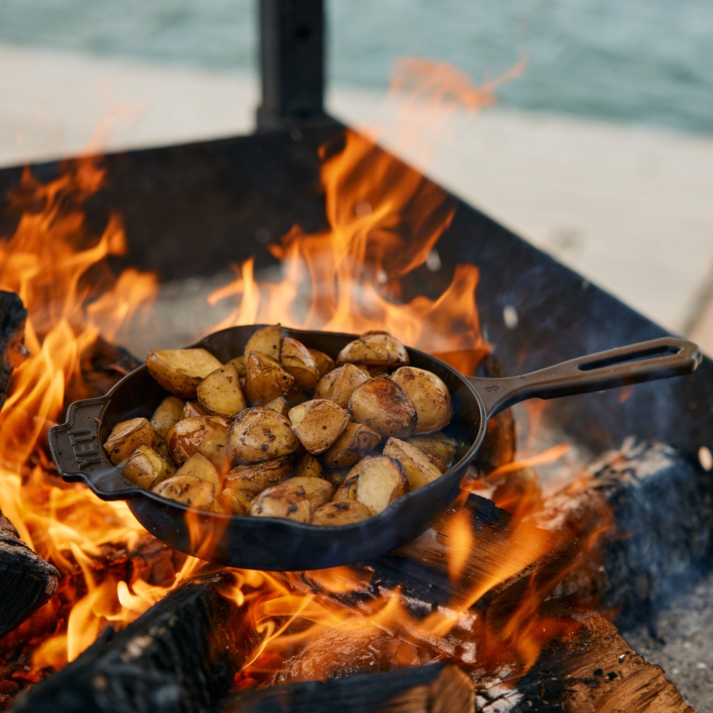 YETI® Cast Iron Skillet 8 – YETI Australia
